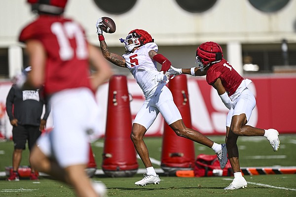 Tyrone Broden's impressive catch highlights Day 1 of Arkansas football ...