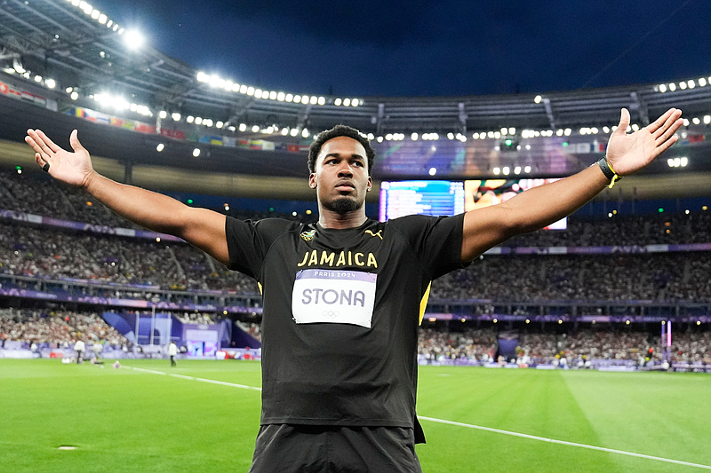 Arkansas thrower Roje Stona sets Olympic men's discus record, wins gold ...