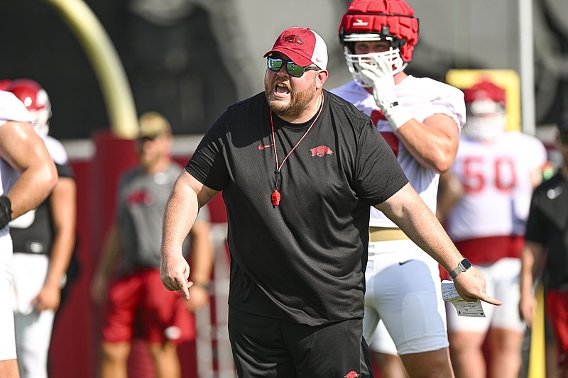 Oregon transfer offensive lineman expected to visit Arkansas football ...