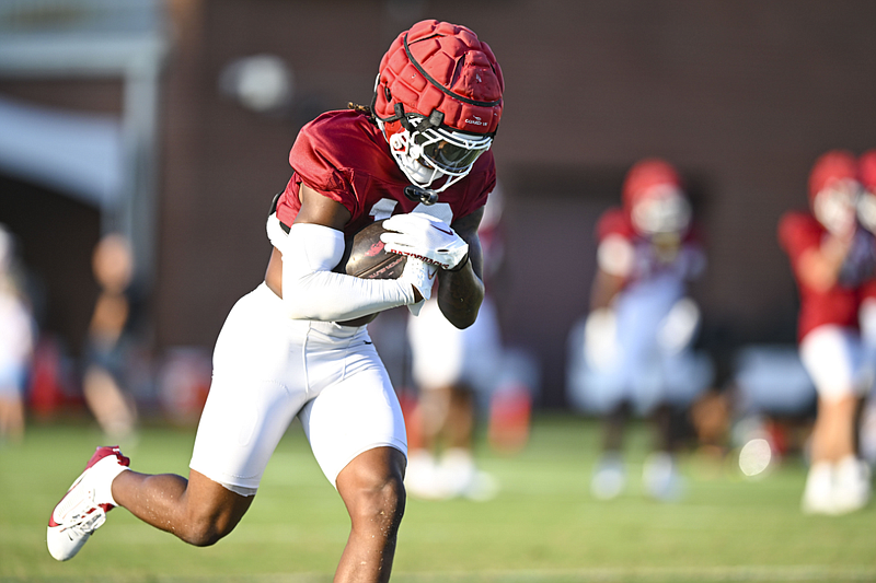 Arkansas football scrimmage report: 8 interceptions, Landon Jackson's ...