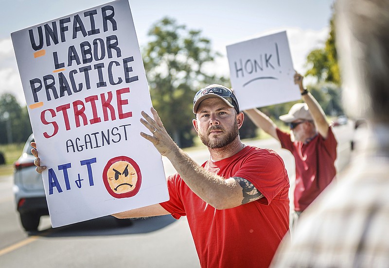 17,000 AT&T workers in Southeast strike over contract negotiations ...