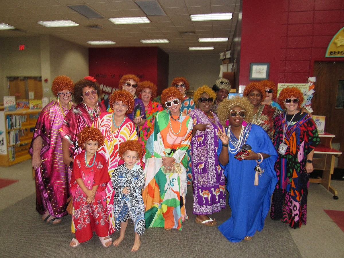 COME AND KNOCK ON OUR DOOR: Group of Mrs. Ropers takes over Laman ...