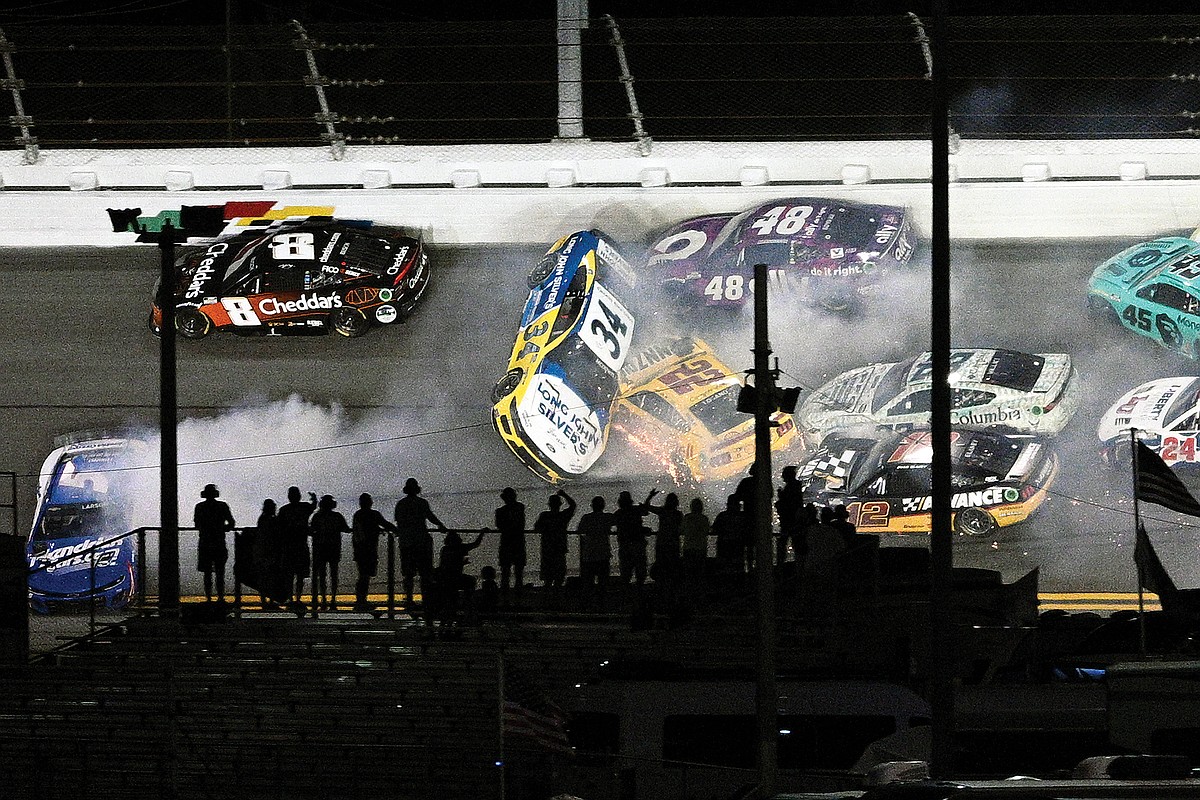Burton survives wild finish to win NASCAR Cup race at Daytona | Fulton Sun