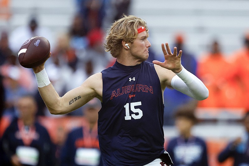 Auburn football sticking with redshirt-freshman quarterback Hank Brown ...