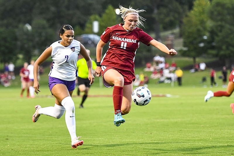 No. 3 Arkansas soccer closes homestand against Missouri: What to know ...