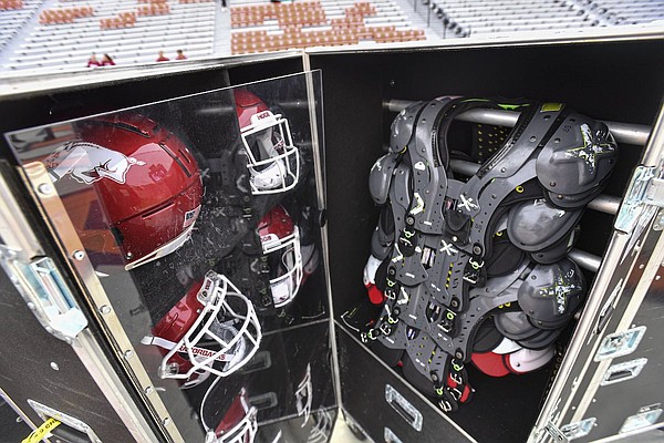 Recruiting | Whole Hog Sports