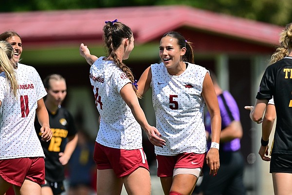 6 goals in first half lift No. 3 Arkansas soccer over Missouri | Whole ...