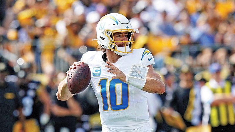 Chargers QB Herbert ‘feeling less pain’ in sprained ankle | Fulton Sun