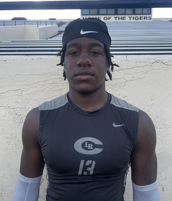 UNDER THE RADAR: LR Central TE-LB Kelly Smith | Whole Hog Sports
