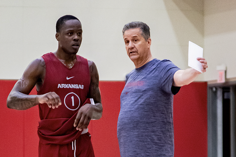 'Typical Nelly:' Arkansas men's basketball guard Johnell Davis carrying ...