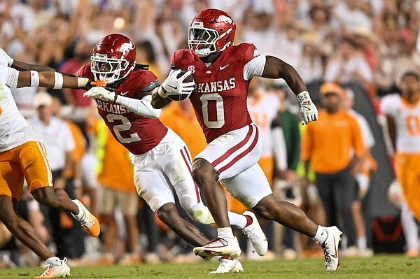 Arkansas running back Braylen Russell enters, then backs out of ...