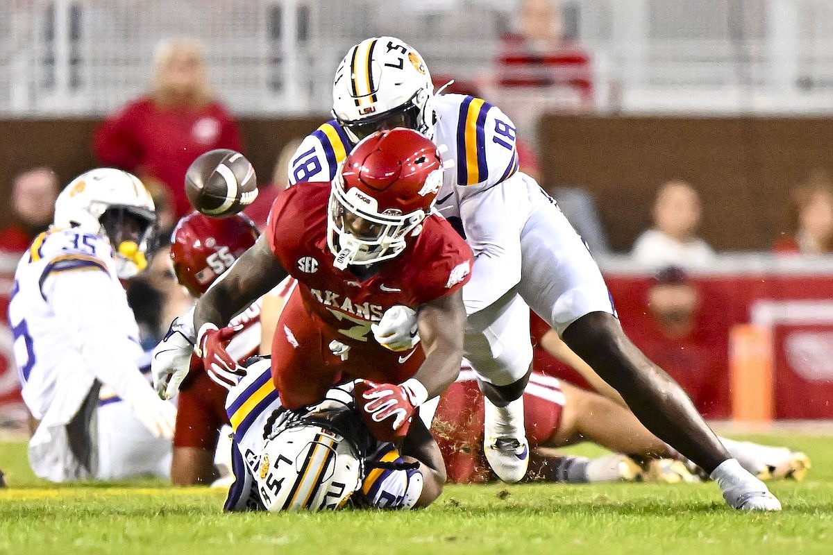 Back to earth: Hogs fumble Boot after big win, bye week | Northwest ...