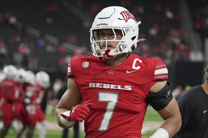 Former Arkansas linebacker a finalist for 'Academic Heisman' | Whole ...