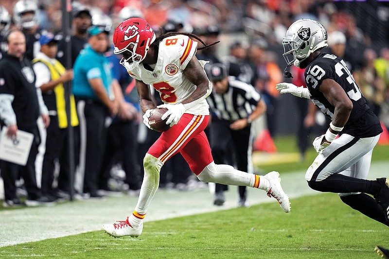 Hopkins makes quick impact as Chiefs defeat Raiders | Fulton Sun