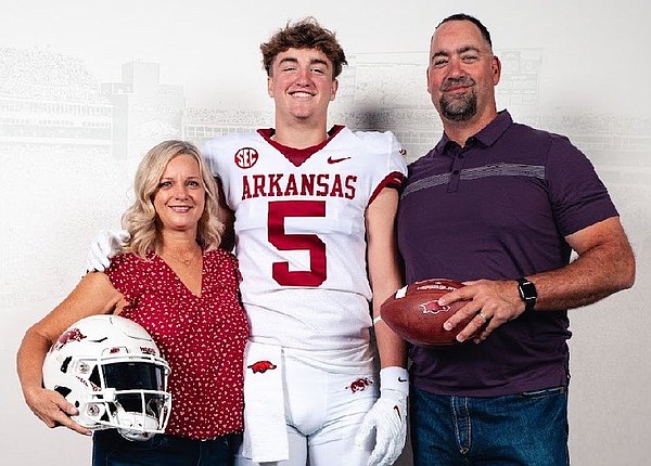 Get to know: Arkansas TE pledge Gavin Garretson | Whole Hog Sports