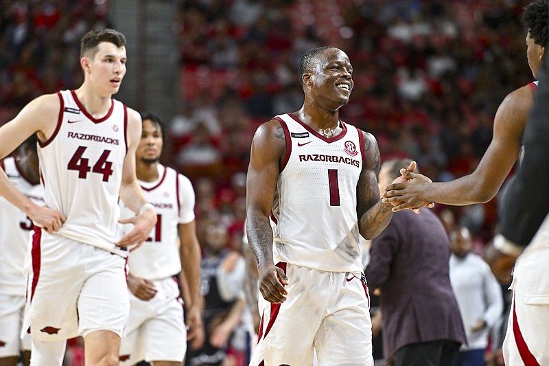 Johnell Davis shows experience, potential in Arkansas men's basketball ...
