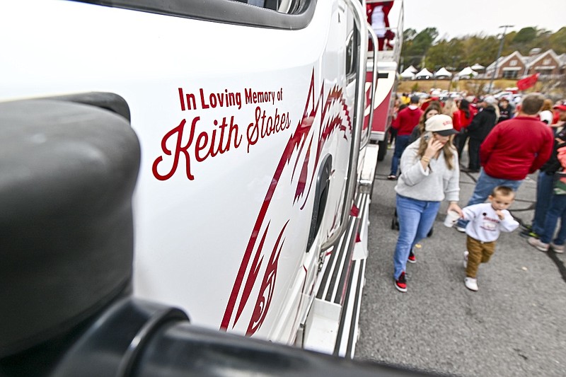 Stokes family carries on Tusk live mascot program in honor of late ...