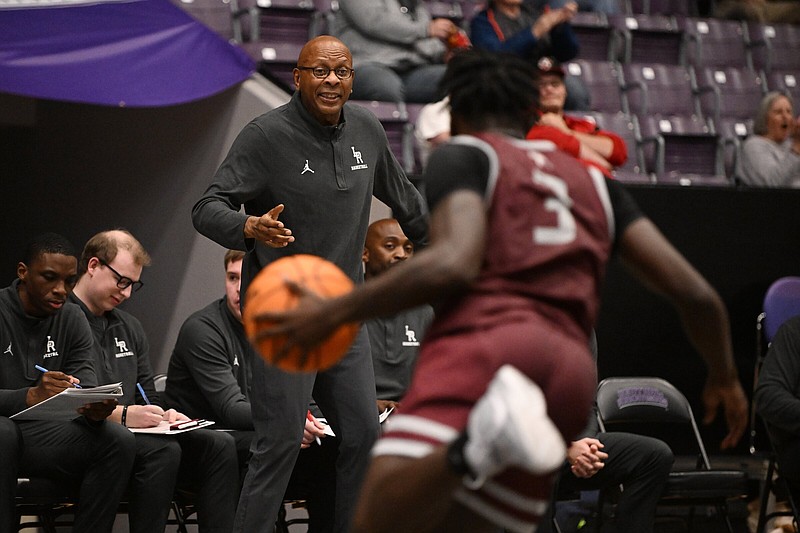 Darrell’s back: Walker brings gritty Trojans to Fayetteville | The ...