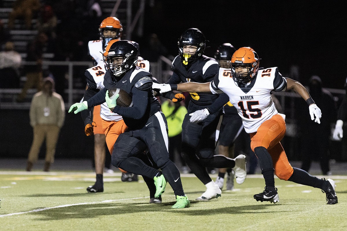 Moody’s touchdown run in final seconds lifts Mills over Warren | The ...