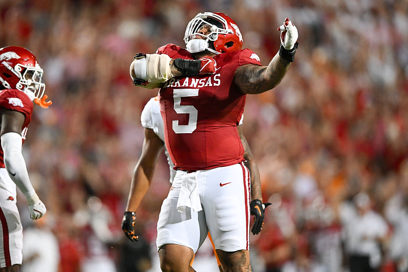 Arkansas defensive lineman Cameron Ball announces return for senior ...