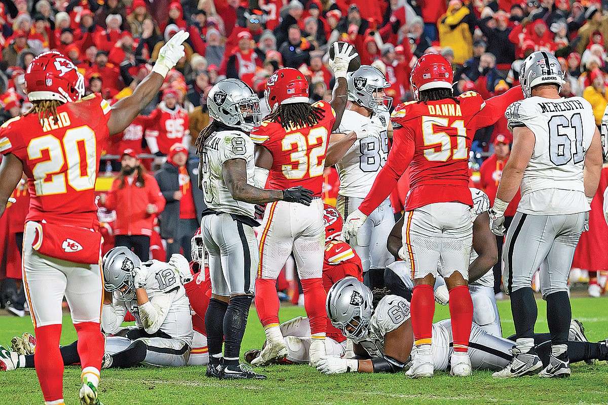 Chiefs winning despite O-line problem that has wreaked havoc with their ...
