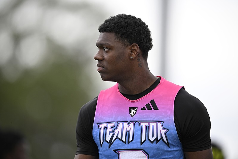 Arkansas flips receiver Jace Brown from UCLA on signing day | The ...