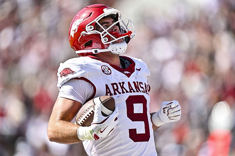 Arkansas tight end Luke Hasz announces intent to enter transfer portal ...