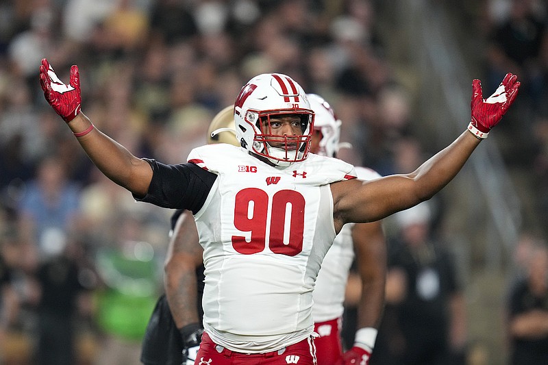 Arkansas football extends offer to Big Ten D-line transfer | The ...