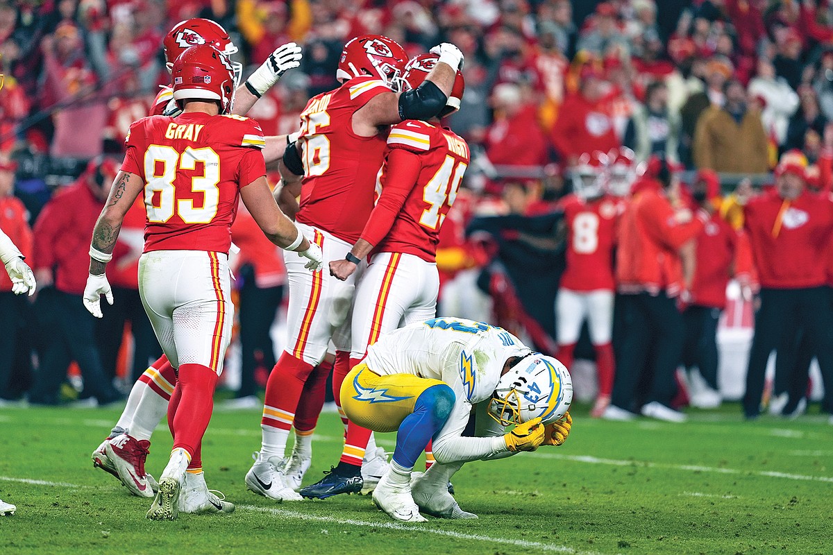 Chiefs keep finding ways to win on final play of games | Jefferson City ...