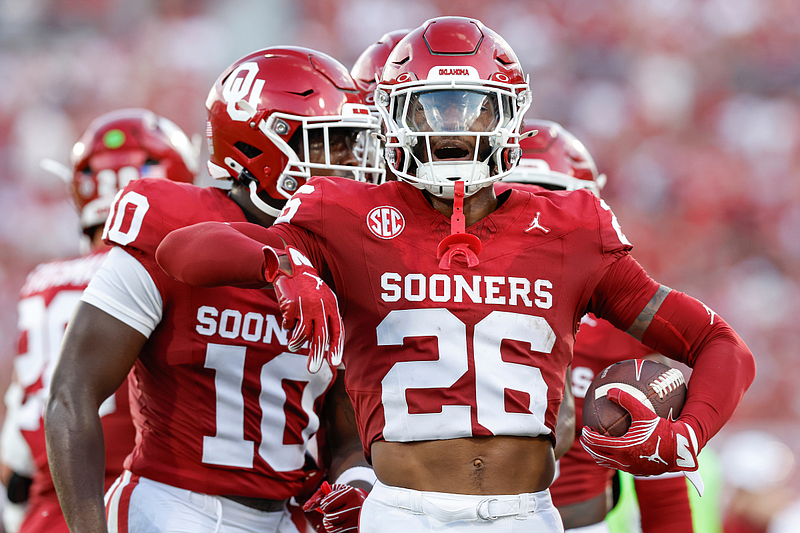 SEC transfer corner Kani Walker signs with Arkansas football after ...