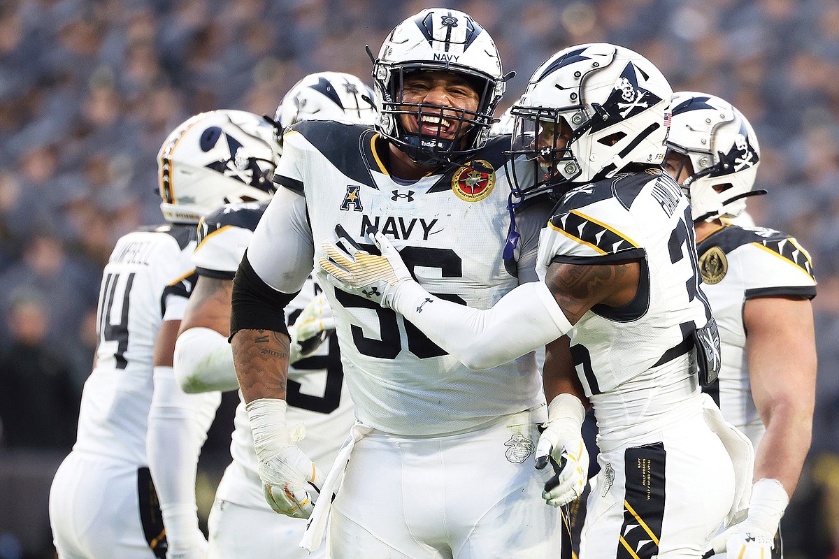 Horvath shines as Navy tops Army for 31-13 victory | Fulton Sun