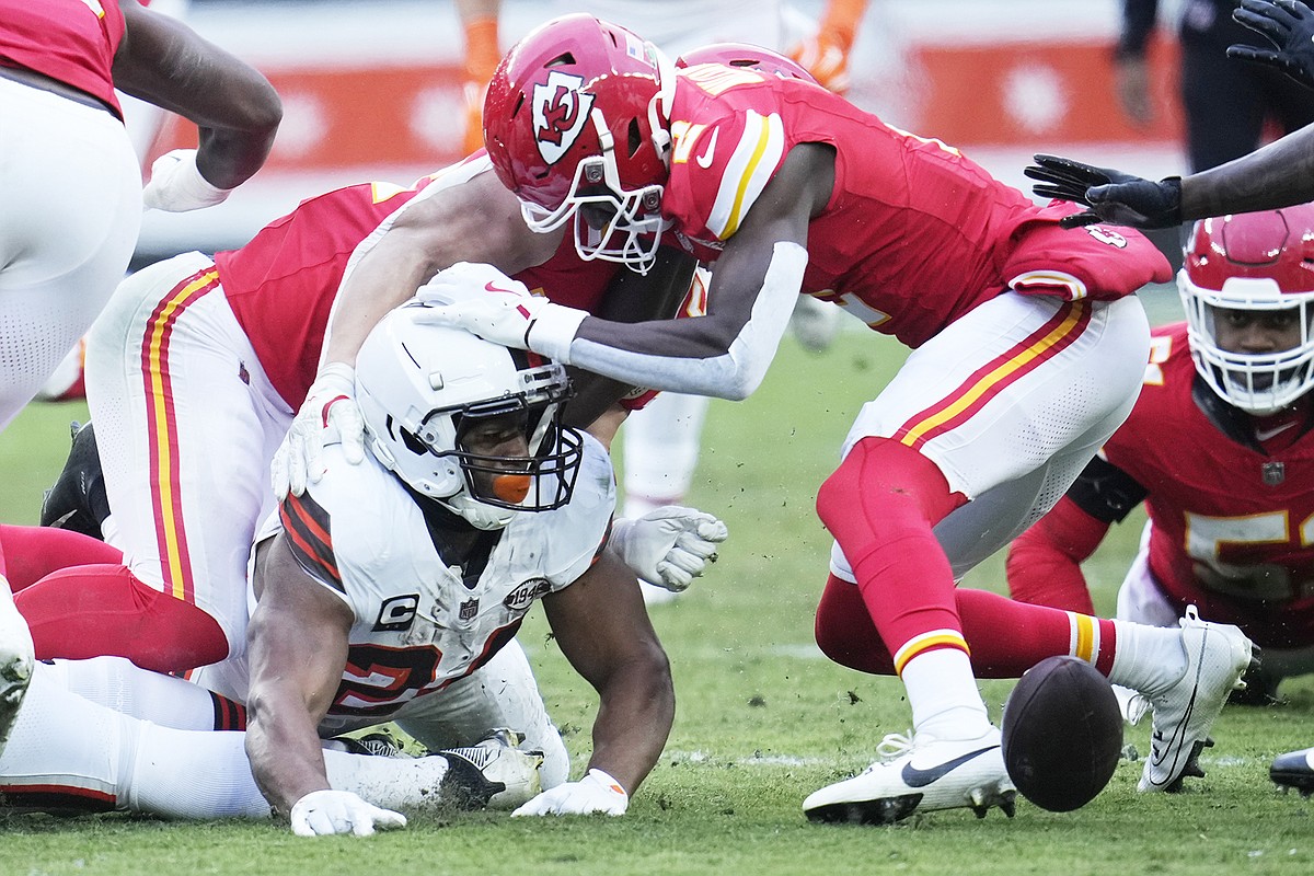 Browns’ Chubb suffers another setback with broken foot | Fulton Sun