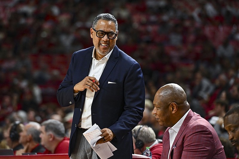 VIDEO: Chuck Martin previews Arkansas men's basketball game against ...