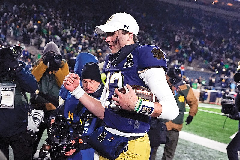Notre Dame protects home field in new CFP era with 27-17 win against Indiana | Fulton Sun