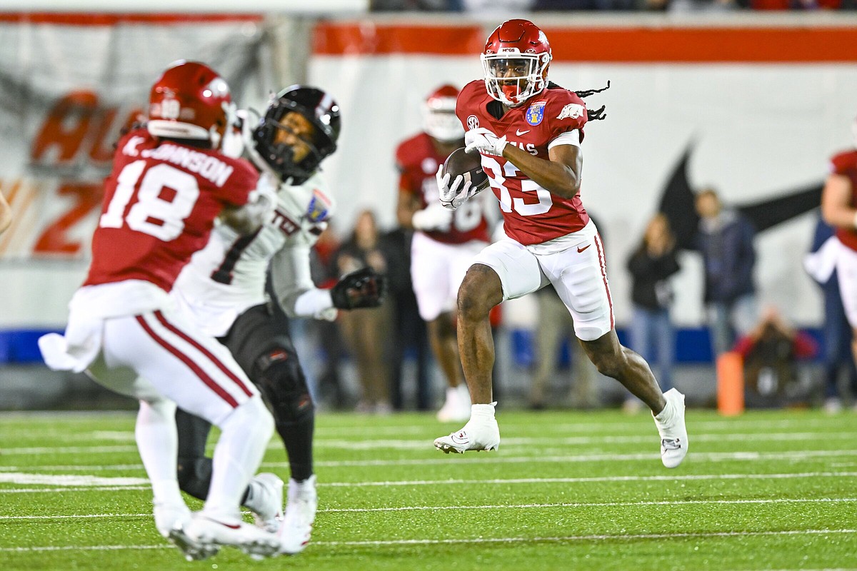 James looks ahead after record catch | Northwest Arkansas Democrat-Gazette