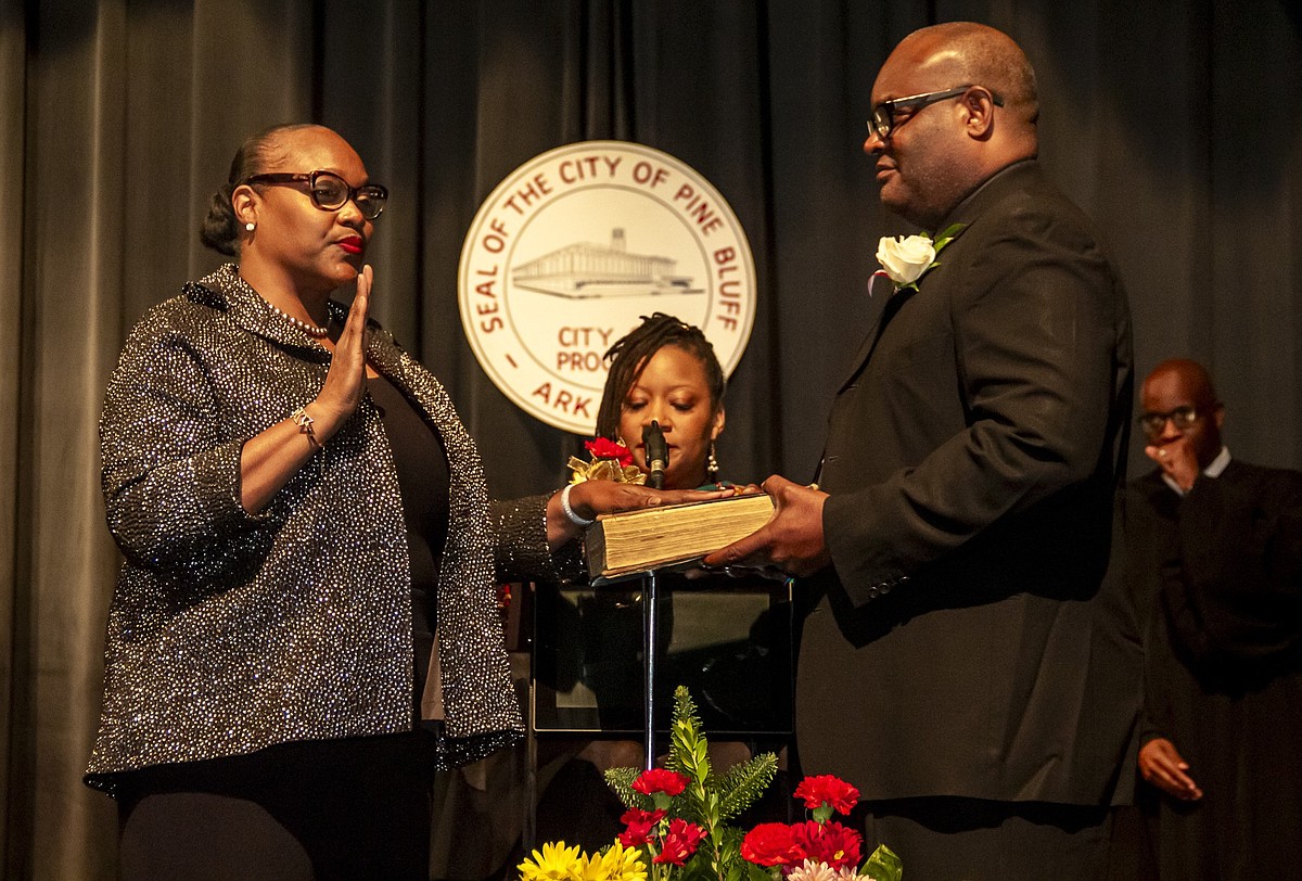 Flowers receives jubilant swearing-in | The Arkansas Democrat-Gazette ...
