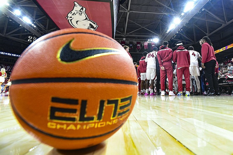 Arkansas basketball offers scholarship to premier '27 recruit | Whole ...