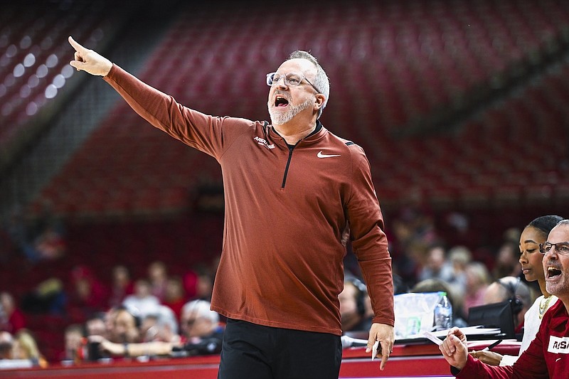 VIDEO: Mike Neighbors previews Arkansas women's basketball vs. Ole Miss ...