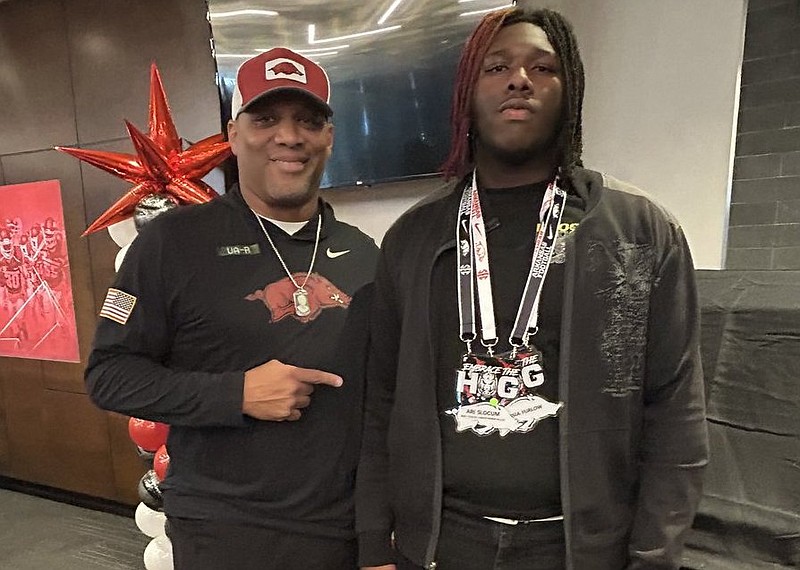2026 defensive lineman Ari Slocum commits to Arkansas football | The ... 2026 defensive lineman Ari Slocum commits to Arkansas football | The ...