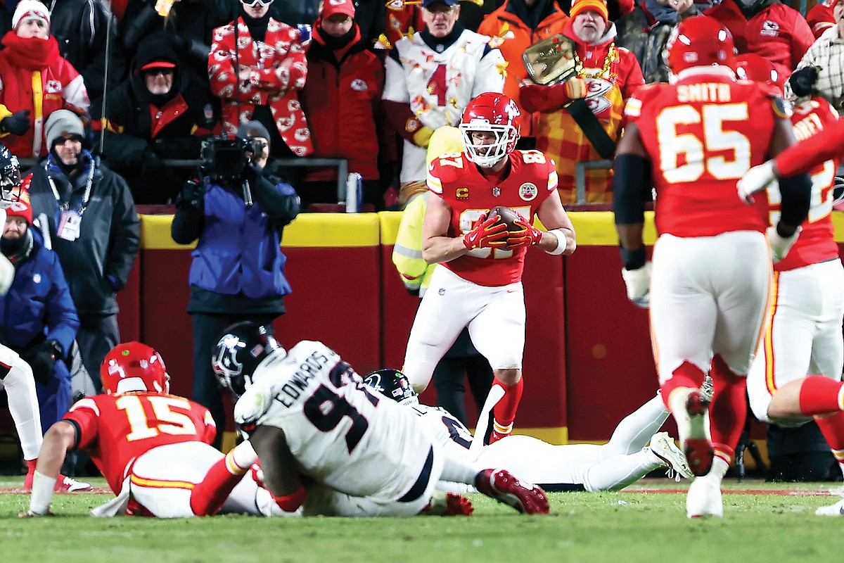Mahomes, Kelce and four others have carried Chiefs to seven straight ...