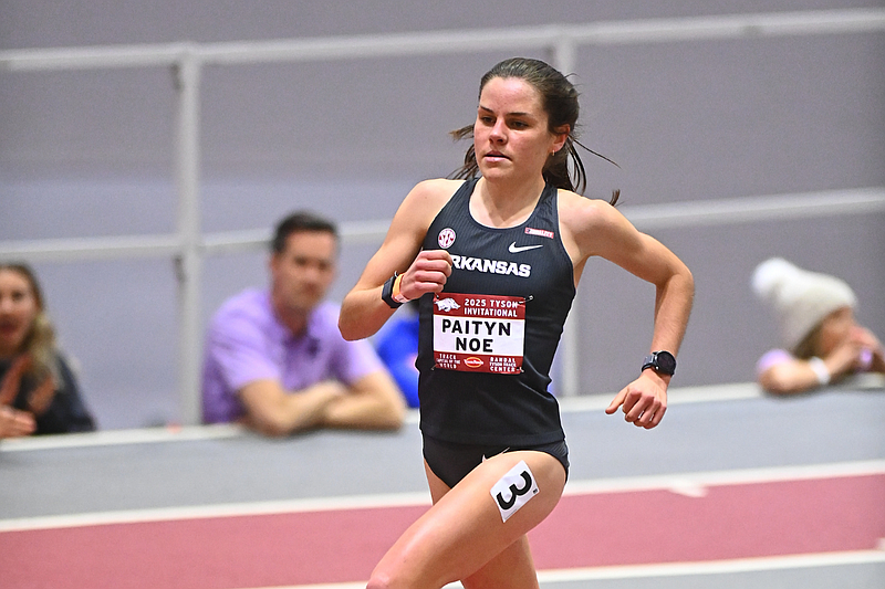 Arkansas distance runner Paityn Noe sets 3,000 program record on Day 1 ...