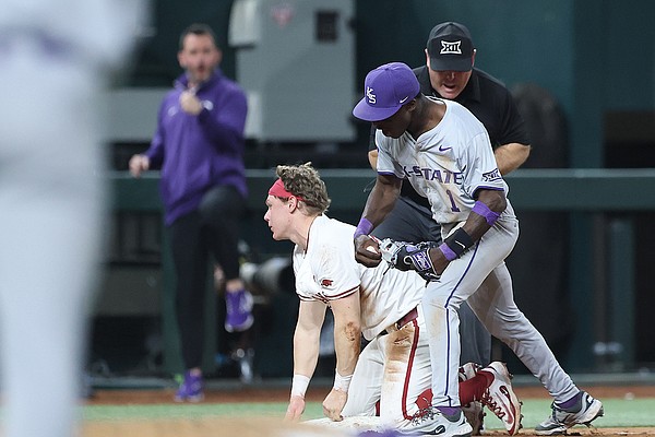 Arkansas baseball suffers first loss to Kansas State at College ...