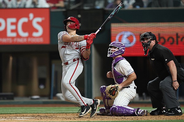 Kuhio Aloy's clutch swing helps Arkansas baseball to win over TCU ...