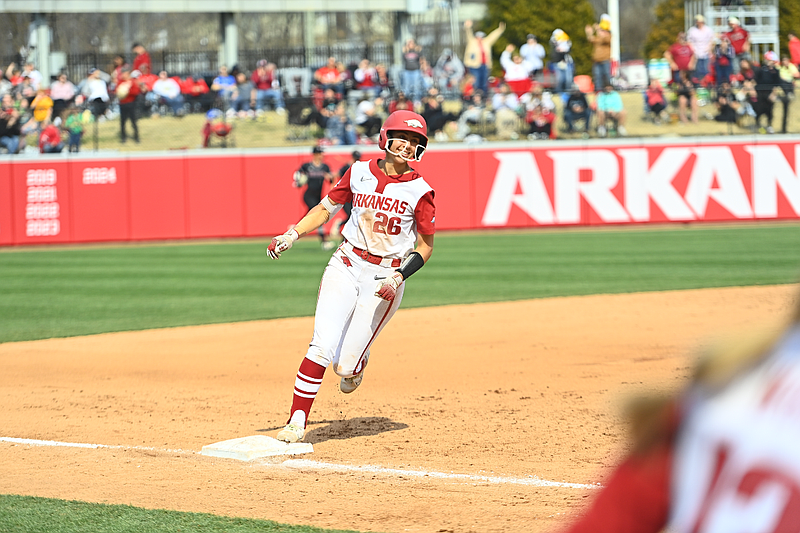 Atalyia Rijo hits walk-off grand slam as Arkansas softball trounces ...
