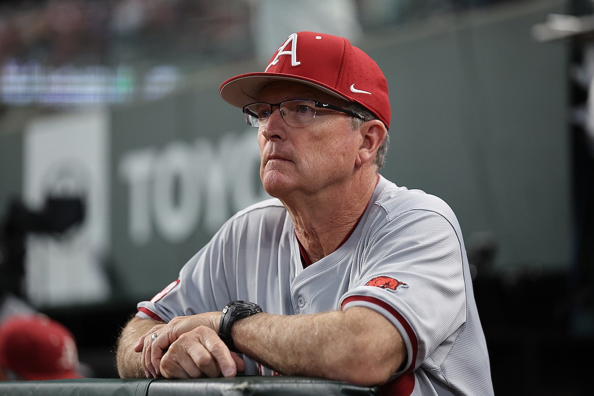 Hogs score 4 runs in 9th, take series | The Arkansas Democrat-Gazette ...