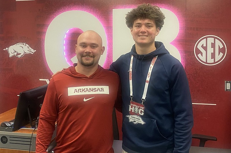 Arkansas football receives visit from top '27 quarterback Caden Jones ...