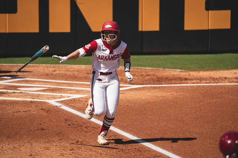 No. 16 Arkansas softball dominant in series-clinching win at No. 7 ...