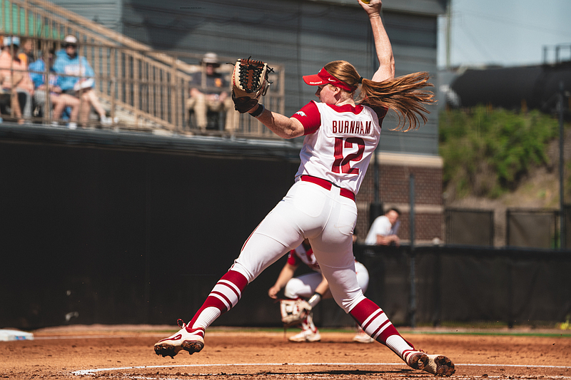 Arkansas softball pitcher Payton Burnham named SEC freshman of the week ...