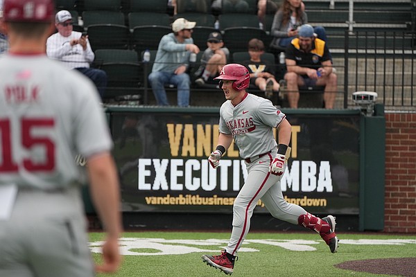 Arkansas comes back to sweep Vanderbilt after 5-run inning | Whole Hog ...