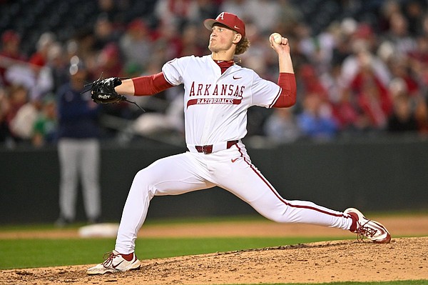 Arkansas baseball freshman Cole Gibler making move toward expanded role ...